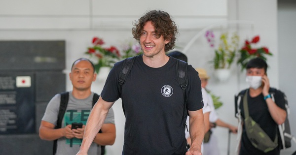 Ngôi sao Dean Lewis biểu diễn độc quyền tại Việt Nam