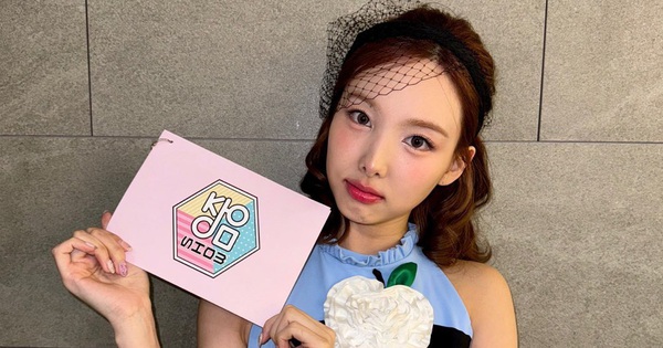 Nayeon (TWICE), BabyMonster nhận tin cực vui