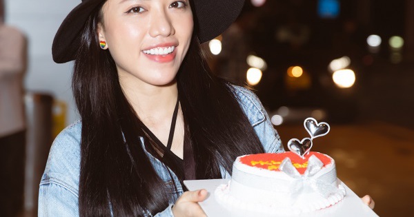 Phùng Khánh Linh sang Mỹ thu âm album thứ hai